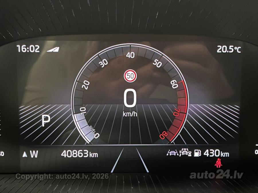 Grey Skoda Fabia 2024 in Tallinn, with an engine capacity of 1.00 L and mileage of 41 thousand km for 16490 €, photo 23 on AUTOMOTO.COM.LV