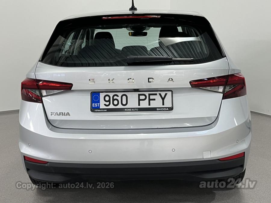 Grey Skoda Fabia 2024 in Tallinn, with an engine capacity of 1.00 L and mileage of 50 thousand km for 16490 €, photo 5 on AUTOMOTO.COM.LV
