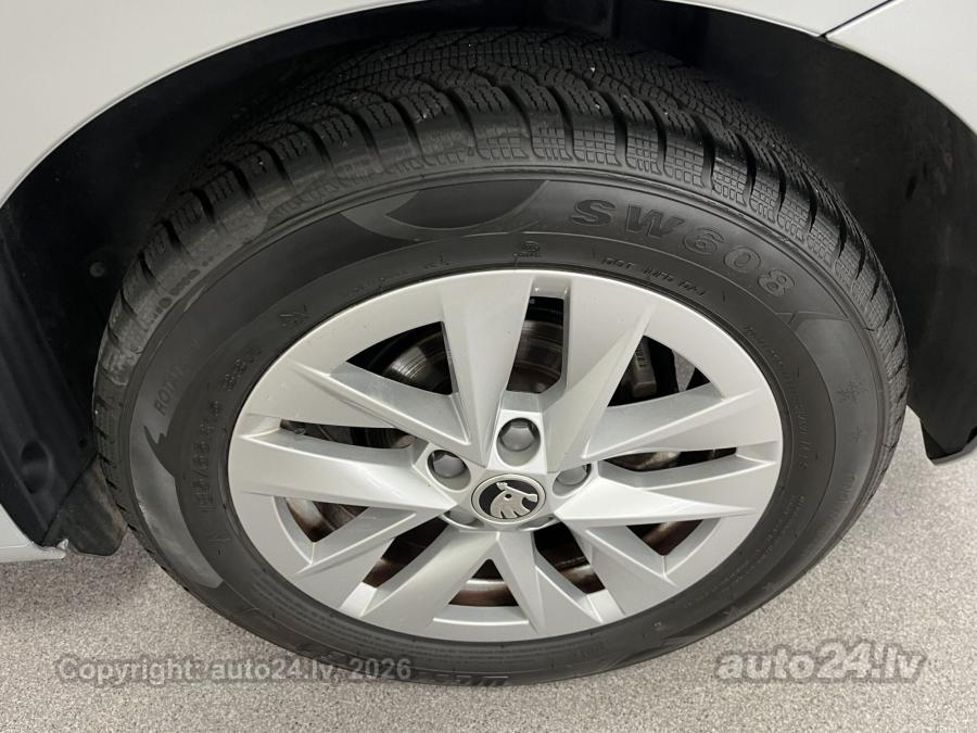 Grey Skoda Fabia 2024 in Tallinn, with an engine capacity of 1.00 L and mileage of 50 thousand km for 16490 €, photo 26 on AUTOMOTO.COM.LV