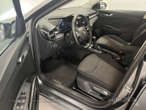Pelēks Skoda Fabia 2024 Tallina, ar dzinēja tilpumu 1.00 L un nobraukumu 51 tūkst. km par 16490 €, foto 6 vietnē AUTOMOTO.COM.LV