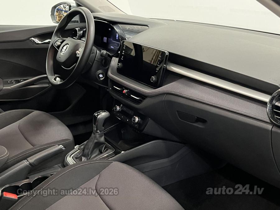 Pelēks Skoda Fabia 2024 Tallina, ar dzinēja tilpumu 1.00 L un nobraukumu 30 tūkst. km par 17490 €, foto 4 vietnē AUTOMOTO.COM.LV