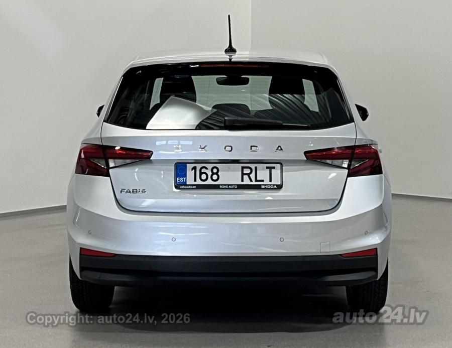Pelēks Skoda Fabia 2024 Tallina, ar dzinēja tilpumu 1.00 L un nobraukumu 30 tūkst. km par 17490 €, foto 18 vietnē AUTOMOTO.COM.LV