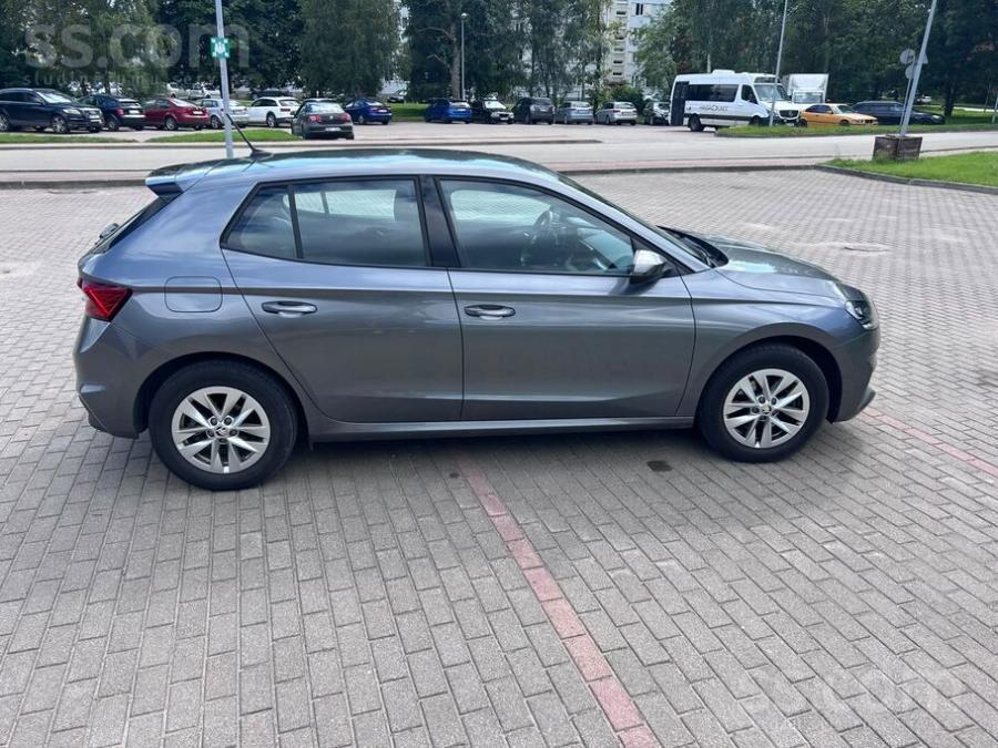 Серый Шкода Фабия 2024 в Рига, объемом двигателя 1.00 л и пробегом 33 тыс. км за 18500 €, фото 6 на AUTOMOTO.COM.LV