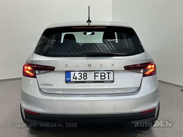 Skoda Fabia 2024 in Tallinn on AUTOMOTO.COM.LV Grey Skoda Fabia 2024 in Tallinn, with an engine capacity of 1.00 L and mileage of 43 thousand km for 15800 €, photo 5 on AUTOMOTO.COM.LV
