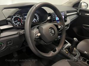 Серый Шкода Фабия 2024 в Таллин, объемом двигателя 1.00 л и пробегом 43 тыс. км за 15800 €, фото 8 на AUTOMOTO.COM.LV