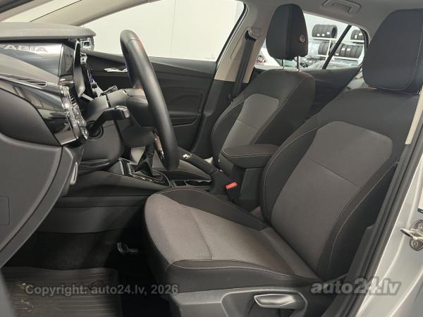 Skoda Fabia 2024 in Tallinn on AUTOMOTO.COM.LV Grey Skoda Fabia 2024 in Tallinn, with an engine capacity of 1.00 L and mileage of 43 thousand km for 15800 €, photo 10 on AUTOMOTO.COM.LV