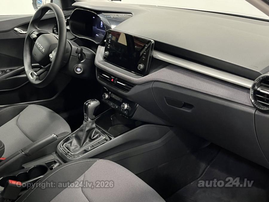 Pelēks Skoda Fabia 2025 Tallina, ar dzinēja tilpumu 1.00 L un nobraukumu 5 tūkst. km par 19900 €, foto 4 vietnē AUTOMOTO.COM.LV