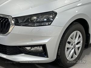 Pelēks Skoda Fabia 2025 Tallina, ar dzinēja tilpumu 1.00 L un nobraukumu 5 tūkst. km par 19900 €, foto 20 vietnē AUTOMOTO.COM.LV
