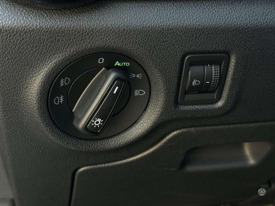 Grey Skoda Fabia 2025 in Vilnius, with an engine capacity of 1.00 L and mileage of 41 thousand km for 19350 €, photo 18 on AUTOMOTO.COM.LV