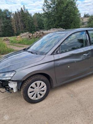 Grey Skoda Fabia 2025 in Rokiskis, with an engine capacity of 1.00 L and mileage of 12 thousand km for 10500 €, photo 9 on AUTOMOTO.COM.LV
