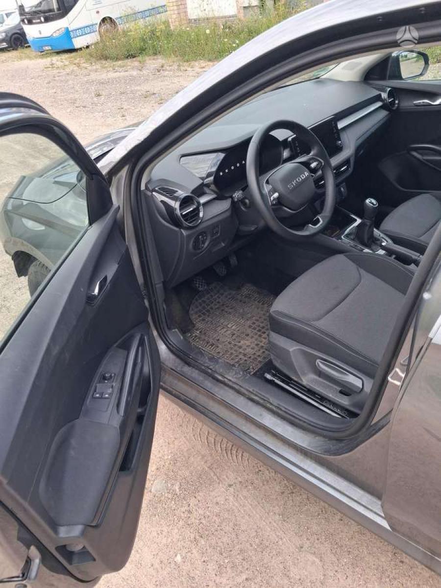 Grey Skoda Fabia 2025 in Rokiskis, with an engine capacity of 1.00 L and mileage of 12 thousand km for 10500 €, photo 12 on AUTOMOTO.COM.LV
