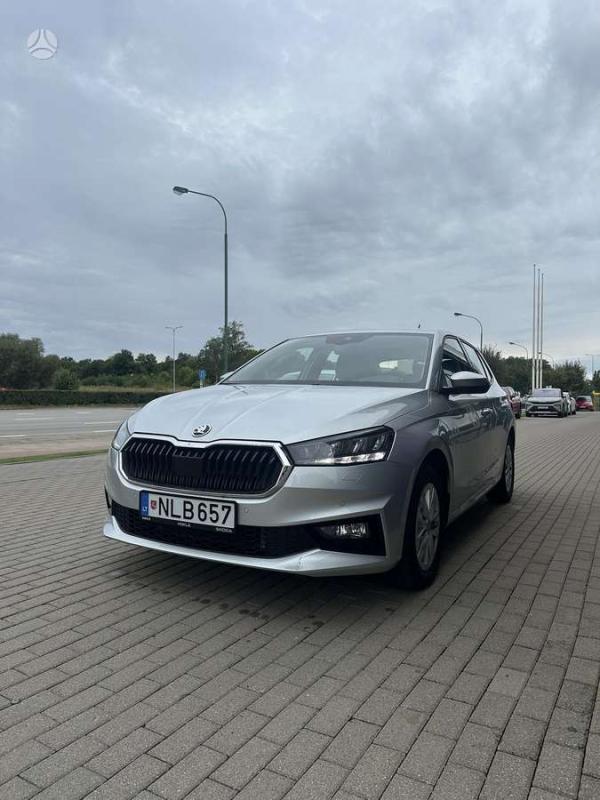 Grey Skoda Fabia 2025 in Klaipeda, with an engine capacity of 1.00 L and mileage of 13 thousand km for 17700 €, photo 4 on AUTOMOTO.COM.LV
