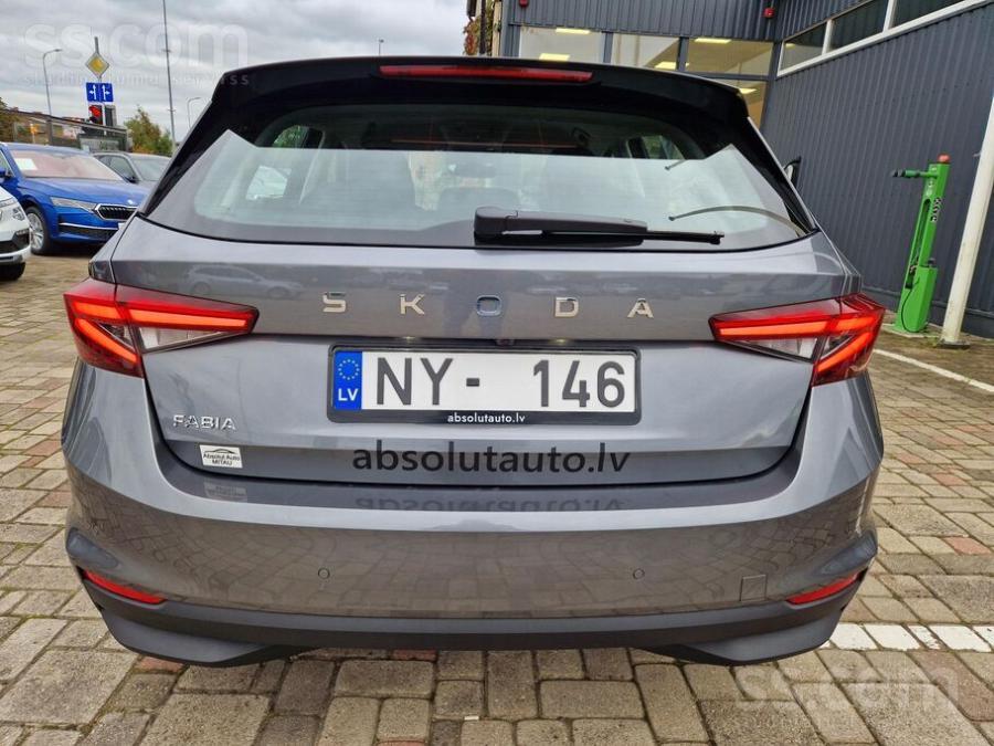 Pelēks Skoda Fabia 2026 Jelgava, ar dzinēja tilpumu 1.00 L un nobraukumu 0 tūkst. km par 19700 €, foto 15 vietnē AUTOMOTO.COM.LV