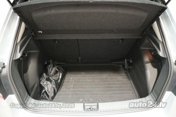 Pelēks Skoda Fabia 2026 Tallina, ar dzinēja tilpumu 1.00 L un nobraukumu 12 tūkst. km par 19900 €, foto 8 vietnē AUTOMOTO.COM.LV