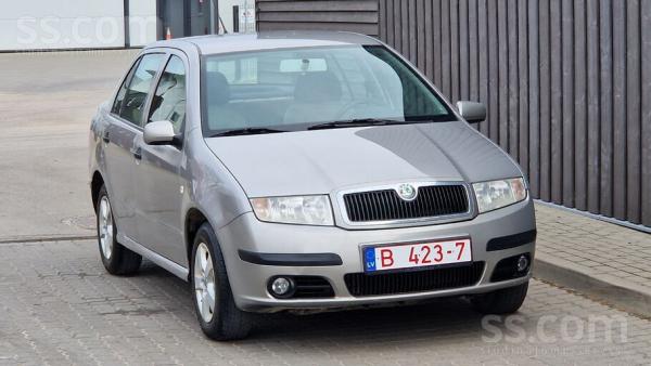Pelēks Skoda Fabia 2006 Jelgava, ar dzinēja tilpumu 1.90 L un nobraukumu 268 tūkst. km par 1390 €, foto 1 vietnē AUTOMOTO.COM.LV
