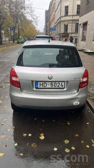 Pelēks Skoda Fabia 2008 Rīga, ar dzinēja tilpumu 1.40 L un nobraukumu 343 tūkst. km par 400 €, foto 3 vietnē AUTOMOTO.COM.LV