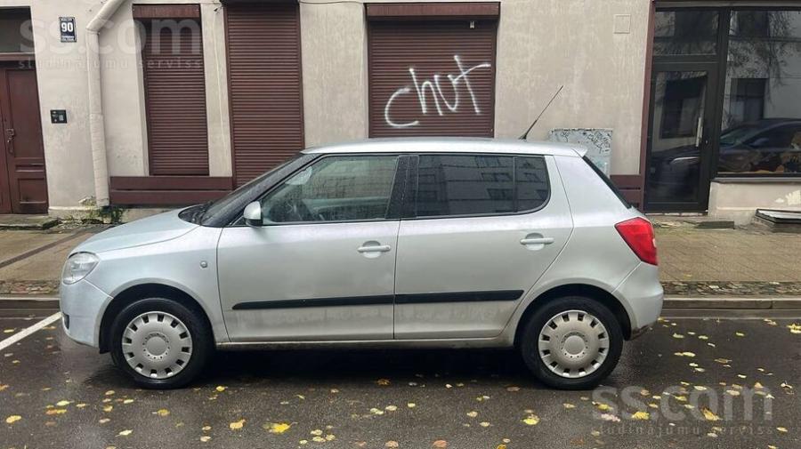 Pelēks Skoda Fabia 2008 Rīga, ar dzinēja tilpumu 1.40 L un nobraukumu 343 tūkst. km par 400 €, foto 4 vietnē AUTOMOTO.COM.LV