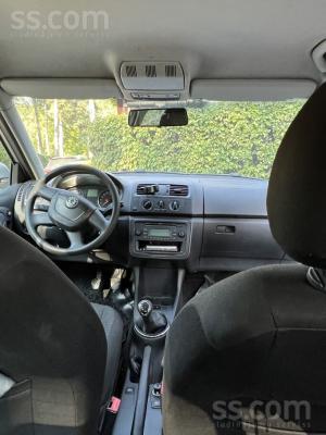 Pelēks Skoda Fabia 2011 Jūrmala, ar dzinēja tilpumu 1.20 L un nobraukumu 192 tūkst. km par 2700 €, foto 3 vietnē AUTOMOTO.COM.LV