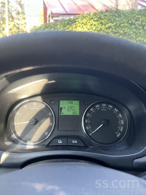 Pelēks Skoda Fabia 2011 Jūrmala, ar dzinēja tilpumu 1.20 L un nobraukumu 192 tūkst. km par 2700 €, foto 5 vietnē AUTOMOTO.COM.LV