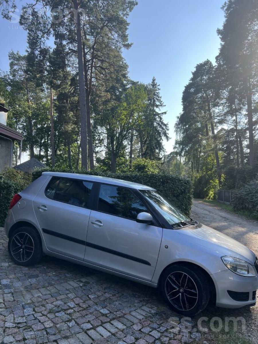 Pelēks Skoda Fabia 2011 Jūrmala, ar dzinēja tilpumu 1.20 L un nobraukumu 192 tūkst. km par 2700 €, foto 7 vietnē AUTOMOTO.COM.LV