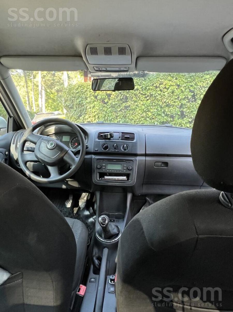 Pelēks Skoda Fabia 2011 Jūrmala, ar dzinēja tilpumu 1.20 L un nobraukumu 195 tūkst. km par 2700 €, foto 3 vietnē AUTOMOTO.COM.LV