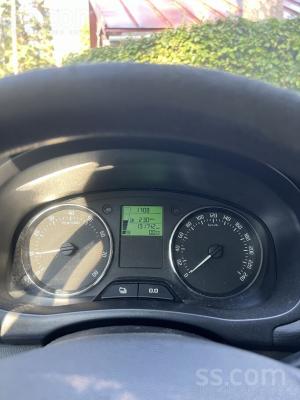 Pelēks Skoda Fabia 2011 Jūrmala, ar dzinēja tilpumu 1.20 L un nobraukumu 195 tūkst. km par 2700 €, foto 4 vietnē AUTOMOTO.COM.LV