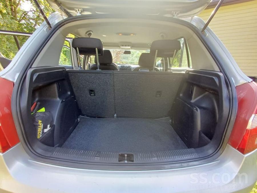 Grey Skoda Fabia 2011 in Riga, with an engine capacity of 1.20 L and mileage of 198 thousand km for 1700 €, photo 9 on AUTOMOTO.COM.LV