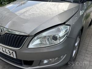 Grey Skoda Fabia 2014 in Riga, with an engine capacity of 1.20 L and mileage of 285 thousand km for 1500 €, photo 3 on AUTOMOTO.COM.LV