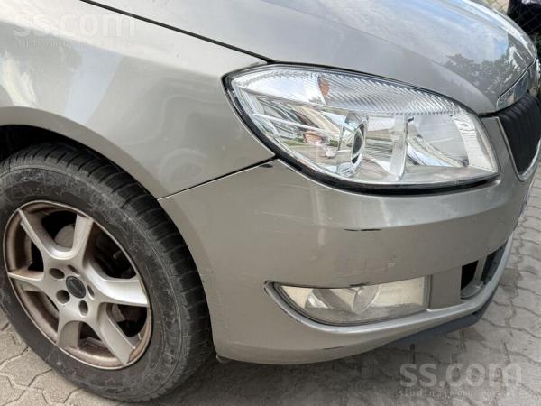 Grey Skoda Fabia 2014 in Riga, with an engine capacity of 1.20 L and mileage of 285 thousand km for 1500 €, photo 4 on AUTOMOTO.COM.LV