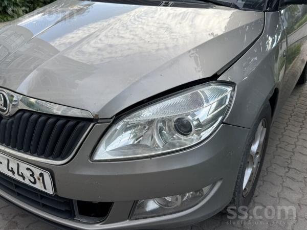 Pelēks Skoda Fabia 2014 Rīga, ar dzinēja tilpumu 1.20 L un nobraukumu 285 tūkst. km par 1500 €, foto 3 vietnē AUTOMOTO.COM.LV