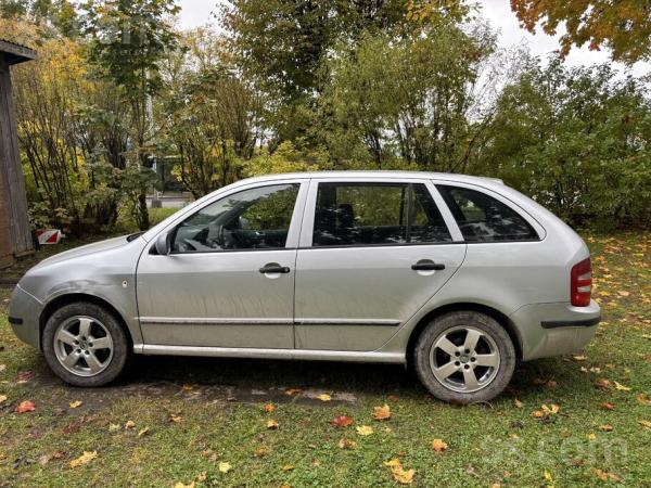 Pelēks Skoda Fabia 2000 Rīga, ar dzinēja tilpumu 1.30 L un nobraukumu 203 tūkst. km par 1000 €, foto 3 vietnē AUTOMOTO.COM.LV