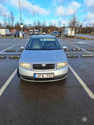 Pelēks Skoda Fabia 2001 Viļņa, ar dzinēja tilpumu 1.90 L un nobraukumu 353 tūkst. km par 900 €, foto 3 vietnē AUTOMOTO.COM.LV