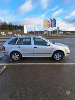 Pelēks Skoda Fabia 2001 Viļņa, ar dzinēja tilpumu 1.90 L un nobraukumu 353 tūkst. km par 900 €, foto 5 vietnē AUTOMOTO.COM.LV