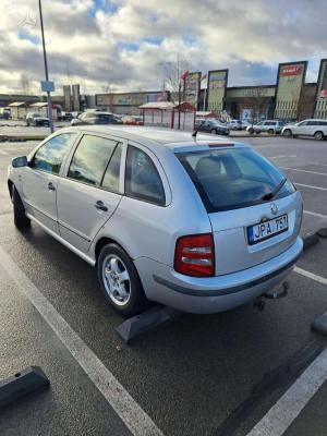 Pelēks Skoda Fabia 2001 Viļņa, ar dzinēja tilpumu 1.90 L un nobraukumu 353 tūkst. km par 900 €, foto 8 vietnē AUTOMOTO.COM.LV