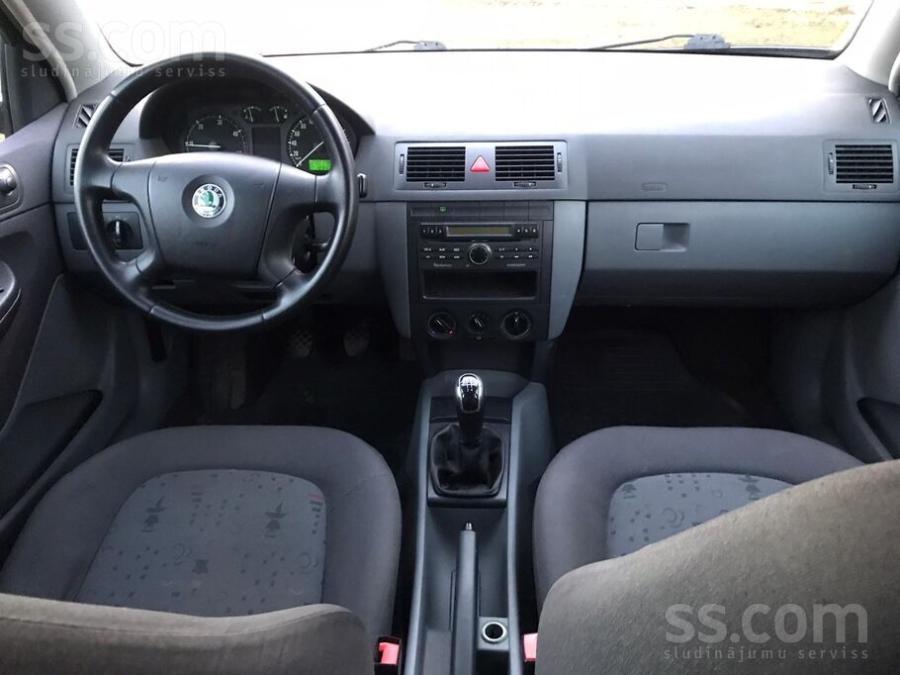 Pelēks Skoda Fabia 2001 Cēsis, ar dzinēja tilpumu 1.90 L un nobraukumu 270 tūkst. km par 1500 €, foto 3 vietnē AUTOMOTO.COM.LV