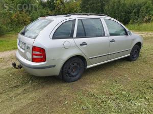 Grey Skoda Fabia 2001 in Riga, with an engine capacity of 1.40 L and mileage of 323 thousand km for 1000 €, photo 3 on AUTOMOTO.COM.LV