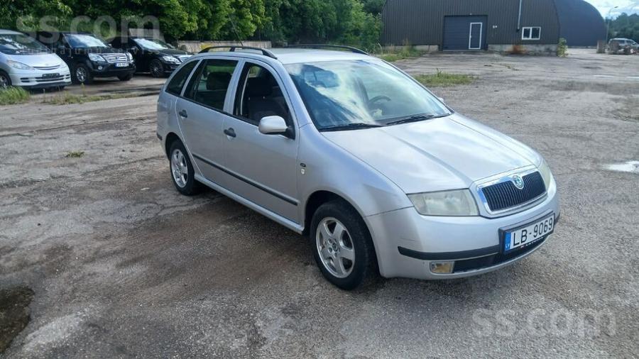 Pelēks Skoda Fabia 2001 Tukums, ar dzinēja tilpumu 1.40 L un nobraukumu 289 tūkst. km par 1500 €, foto 3 vietnē AUTOMOTO.COM.LV