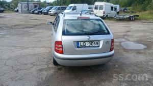 Pelēks Skoda Fabia 2001 Tukums, ar dzinēja tilpumu 1.40 L un nobraukumu 289 tūkst. km par 1500 €, foto 4 vietnē AUTOMOTO.COM.LV