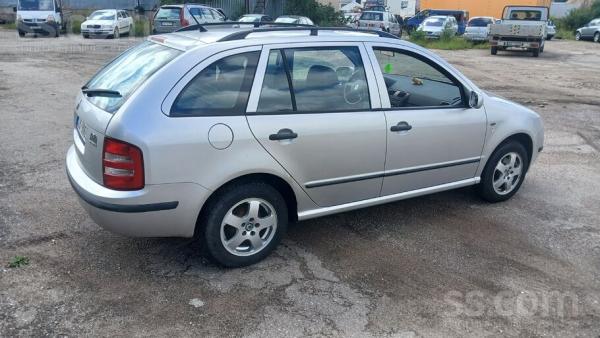 Grey Skoda Fabia 2001 in Tukums, with an engine capacity of 1.40 L and mileage of 289 thousand km for 1500 €, photo 4 on AUTOMOTO.COM.LV
