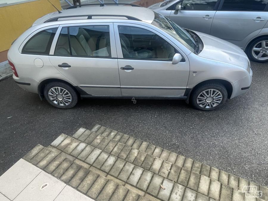 Grey Skoda Fabia 2002 in Vilnius, with an engine capacity of 1.40 L and mileage of 193 thousand km for 1000 €, photo 4 on AUTOMOTO.COM.LV
