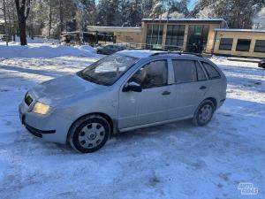 Pelēks Skoda Fabia 2002 Druskininkai, ar dzinēja tilpumu 1.40 L un nobraukumu 231 tūkst. km par 800 €, foto  vietnē AUTOMOTO.COM.LV