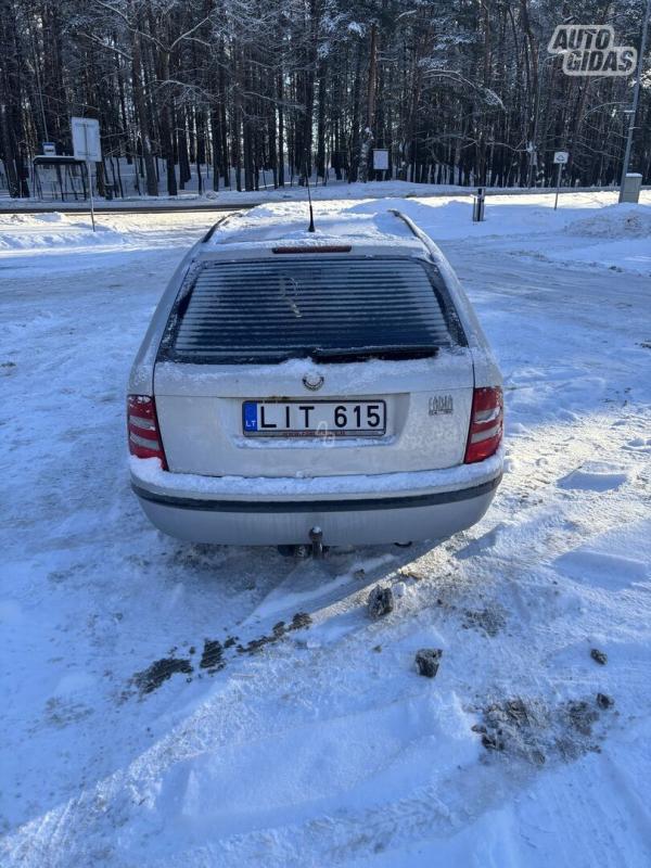 Pelēks Skoda Fabia 2002 Druskininkai, ar dzinēja tilpumu 1.40 L un nobraukumu 231 tūkst. km par 800 €, foto 5 vietnē AUTOMOTO.COM.LV