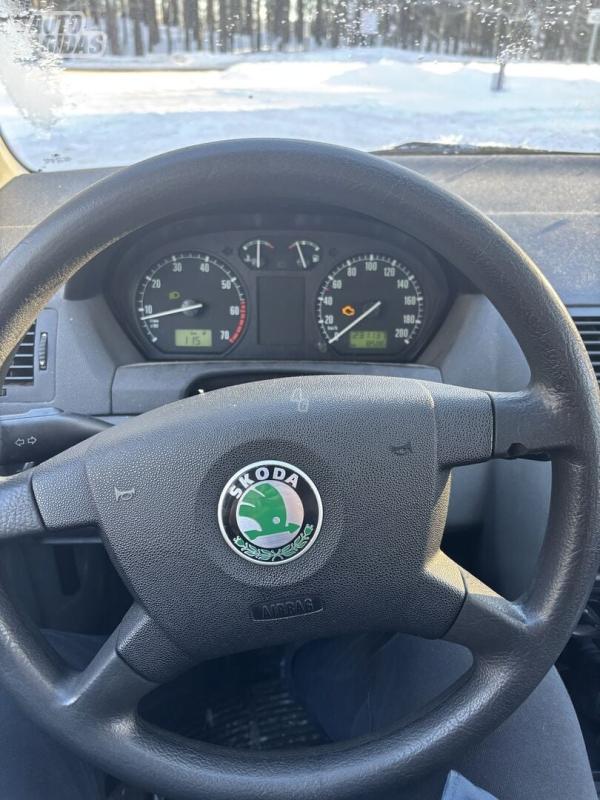 Pelēks Skoda Fabia 2002 Druskininkai, ar dzinēja tilpumu 1.40 L un nobraukumu 231 tūkst. km par 800 €, foto 8 vietnē AUTOMOTO.COM.LV