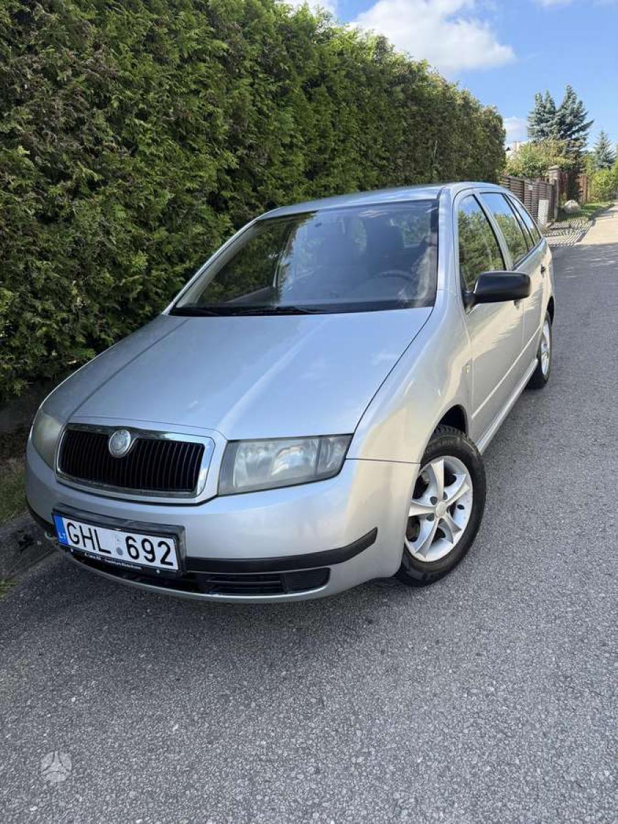 Pelēks Skoda Fabia 2003 Viļņa, ar dzinēja tilpumu 1.90 L un nobraukumu 297 tūkst. km par 1450 €, foto 3 vietnē AUTOMOTO.COM.LV