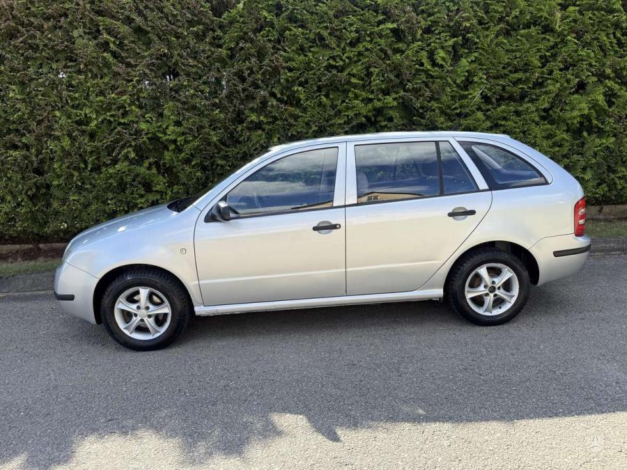 Pelēks Skoda Fabia 2003 Viļņa, ar dzinēja tilpumu 1.90 L un nobraukumu 297 tūkst. km par 1450 €, foto 5 vietnē AUTOMOTO.COM.LV