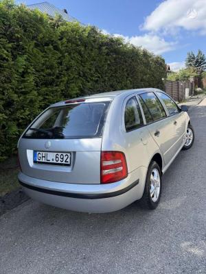 Pelēks Skoda Fabia 2003 Viļņa, ar dzinēja tilpumu 1.90 L un nobraukumu 297 tūkst. km par 1450 €, foto 6 vietnē AUTOMOTO.COM.LV