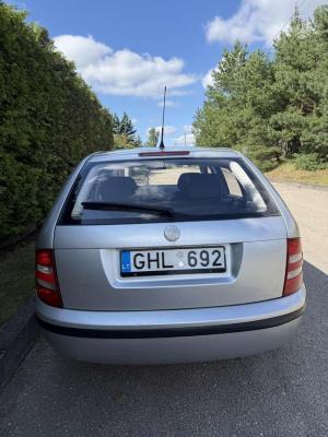 Pelēks Skoda Fabia 2003 Viļņa, ar dzinēja tilpumu 1.90 L un nobraukumu 297 tūkst. km par 1450 €, foto 9 vietnē AUTOMOTO.COM.LV