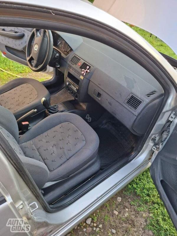Pelēks Skoda Fabia 2003 Lazdijai, ar dzinēja tilpumu 1.90 L un nobraukumu 277 tūkst. km par 1250 €, foto 9 vietnē AUTOMOTO.COM.LV