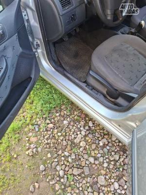 Pelēks Skoda Fabia 2003 Lazdijai, ar dzinēja tilpumu 1.90 L un nobraukumu 277 tūkst. km par 1250 €, foto 6 vietnē AUTOMOTO.COM.LV
