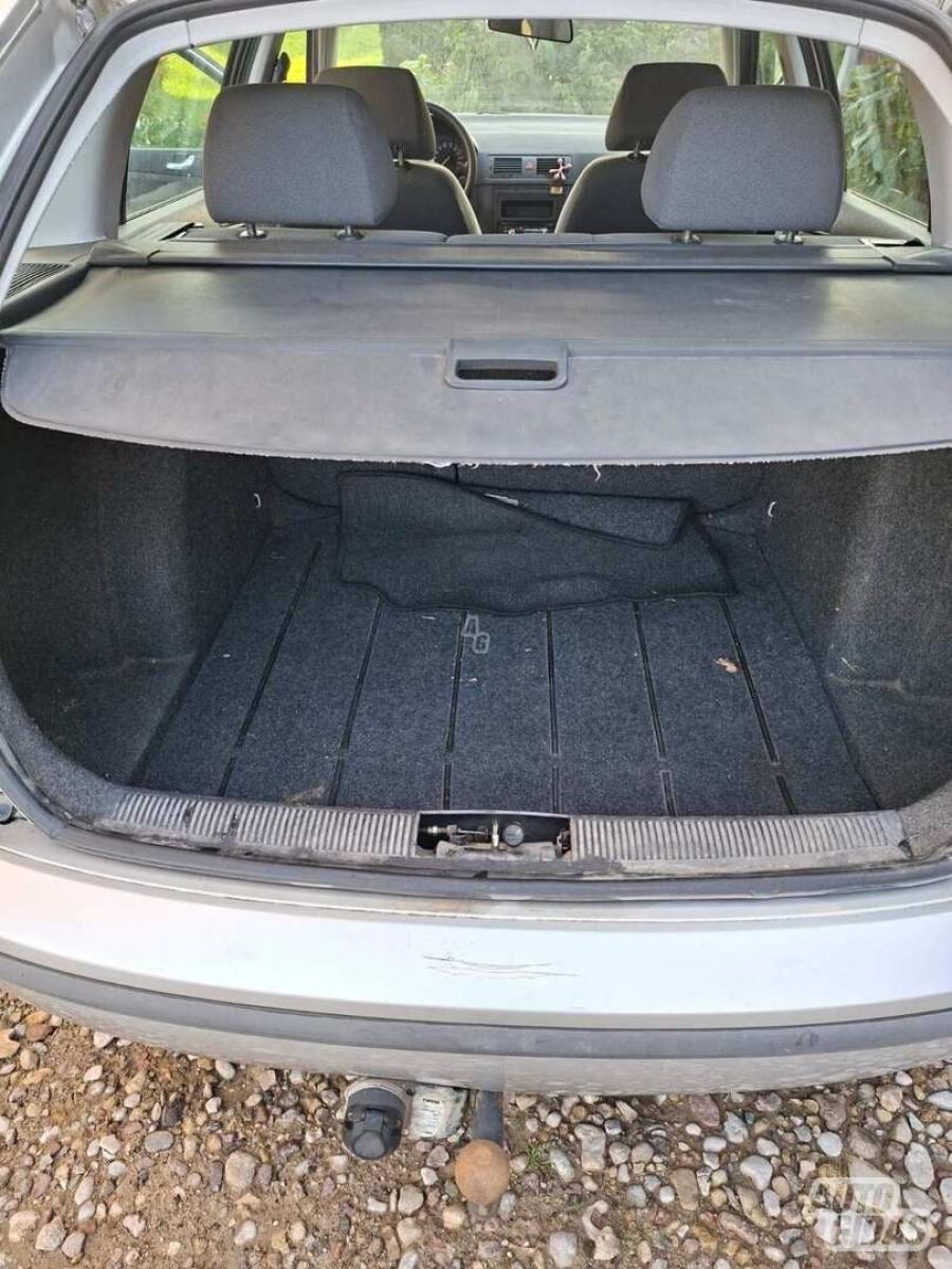 Pelēks Skoda Fabia 2003 Lazdijai, ar dzinēja tilpumu 1.90 L un nobraukumu 277 tūkst. km par 1250 €, foto 13 vietnē AUTOMOTO.COM.LV